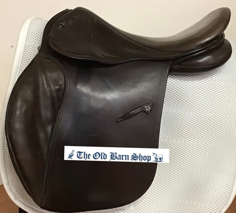 Falcon Alder VSD 18" Brown Medium/Wide Saddle – The Old Barn Shop